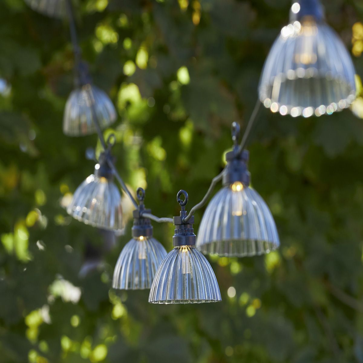 LED Lichterkette LAMPENSCHIRM - 12 warmweiße LED - L: 4,95m - Outdoor - rauchgrau